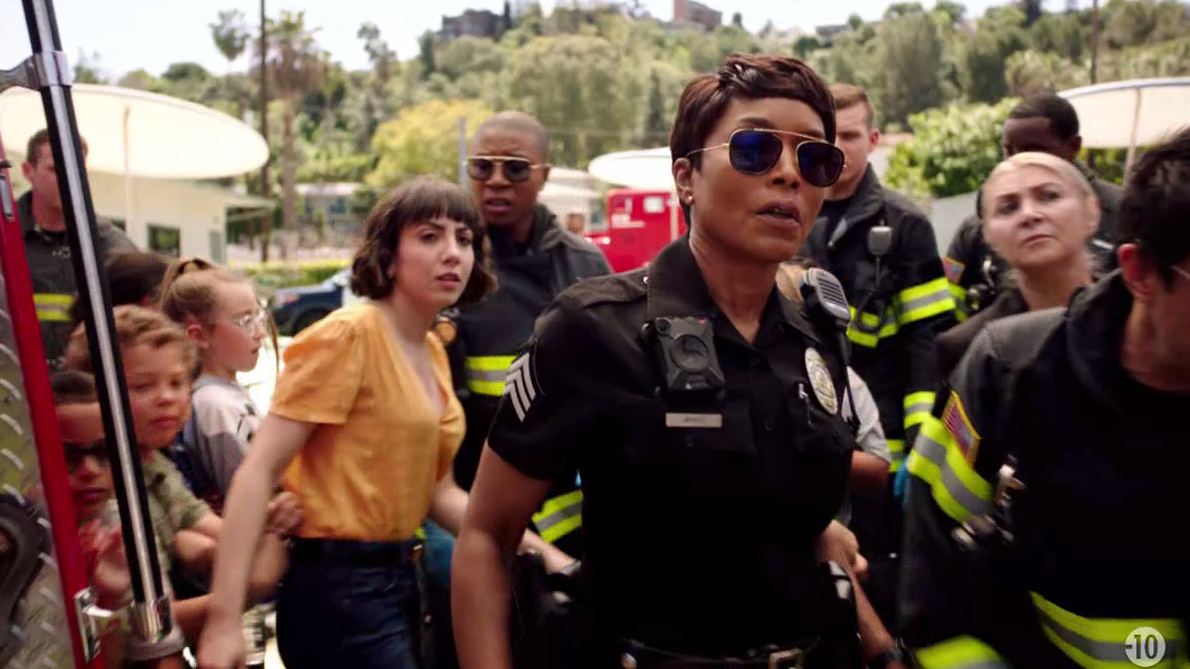 9-1-1 en Replay? Revoir toutes les émissions de 9-1-1 en replay.
