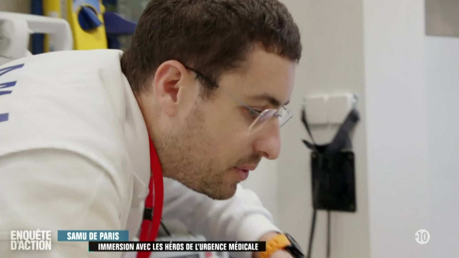 Replay Enquête d'Action, SAMU de Paris : immersion avec les héros de l'urgence médicale du W9