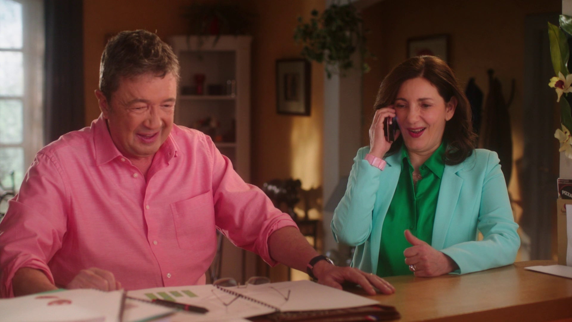 Replay Scènes de ménages, scènes de ménages 13h40 19/10/22 du M6