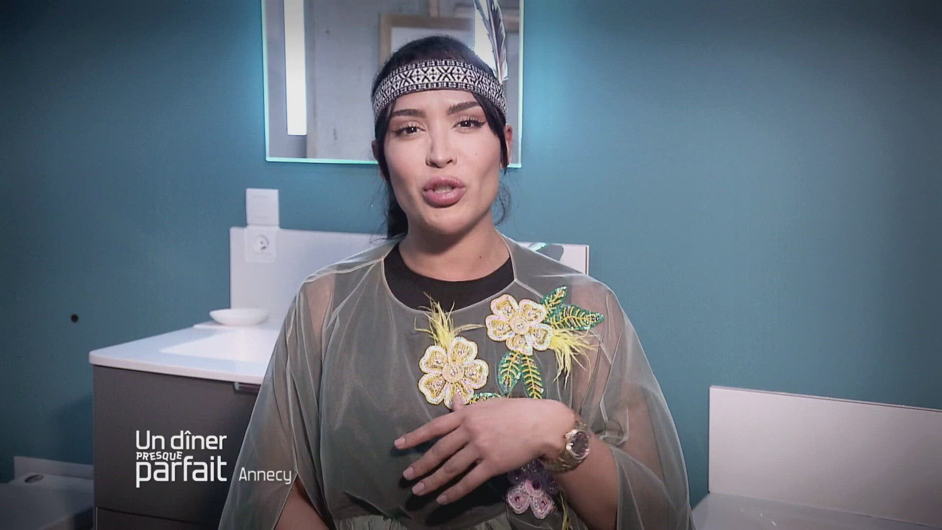 Replay Un dîner presque parfait, J1 : Spéciale famille de stars du W9